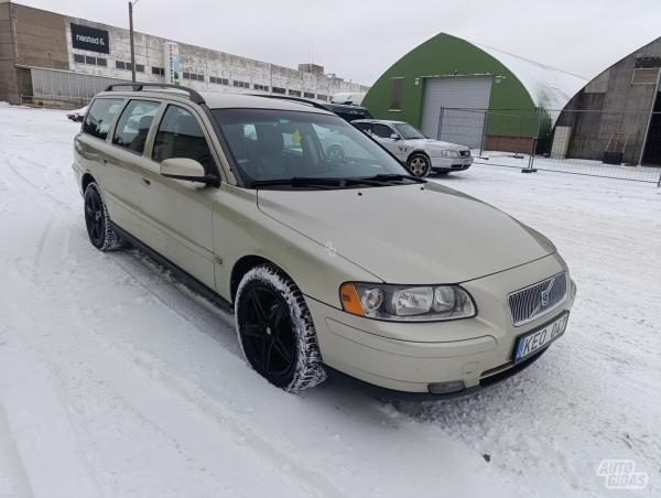 Volvo V70 2006 in Utena, with an engine capacity of 2.40 L and mileage of 413 thousand km for 2600 €, photo 2 on AUTOMOTO.COM.LV