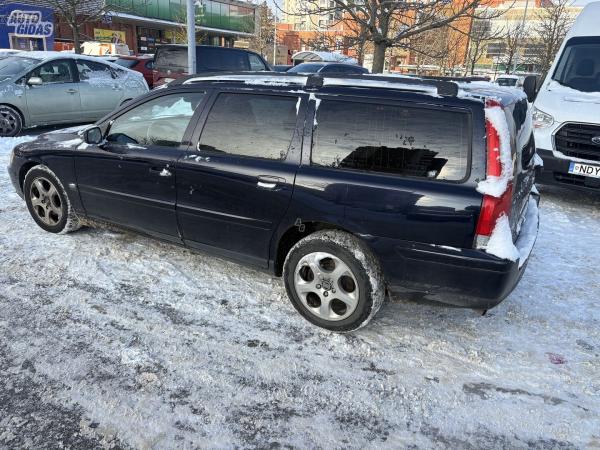 Volvo V70 2006 in Vilnius, with an engine capacity of 2.40 L and mileage of 356 thousand km for 750 €, photo 4 on AUTOMOTO.COM.LV
