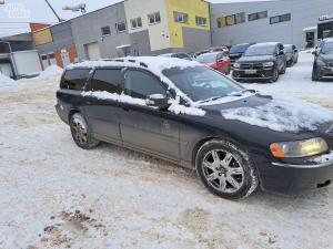 Volvo V70 2006 in Vilnius, with an engine capacity of 2.40 L and mileage of 283 thousand km for 1699 €, photo 3 on AUTOMOTO.COM.LV