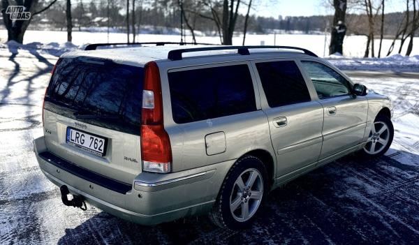 Volvo V70 2006 in Vilnius, with an engine capacity of 2.40 L and mileage of 251 thousand km for 1550 €, photo 5 on AUTOMOTO.COM.LV