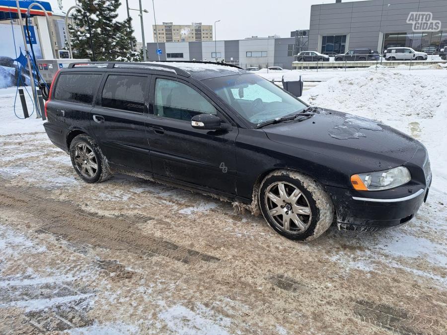 Volvo V70 2006 Viļņa, ar dzinēja tilpumu 2.40 L un nobraukumu 286 tūkst. km par 1499 €, foto 2 vietnē AUTOMOTO.COM.LV