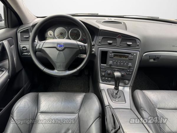 Volvo V70 2006 in Parnu, with an engine capacity of 2.40 L and mileage of 283 thousand km for 4990 €, photo 11 on AUTOMOTO.COM.LV