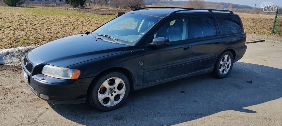 Volvo V70 2006 in Kretinga, with an engine capacity of 2.40 L and mileage of 372 thousand km for 1000 €, photo 2 on AUTOMOTO.COM.LV