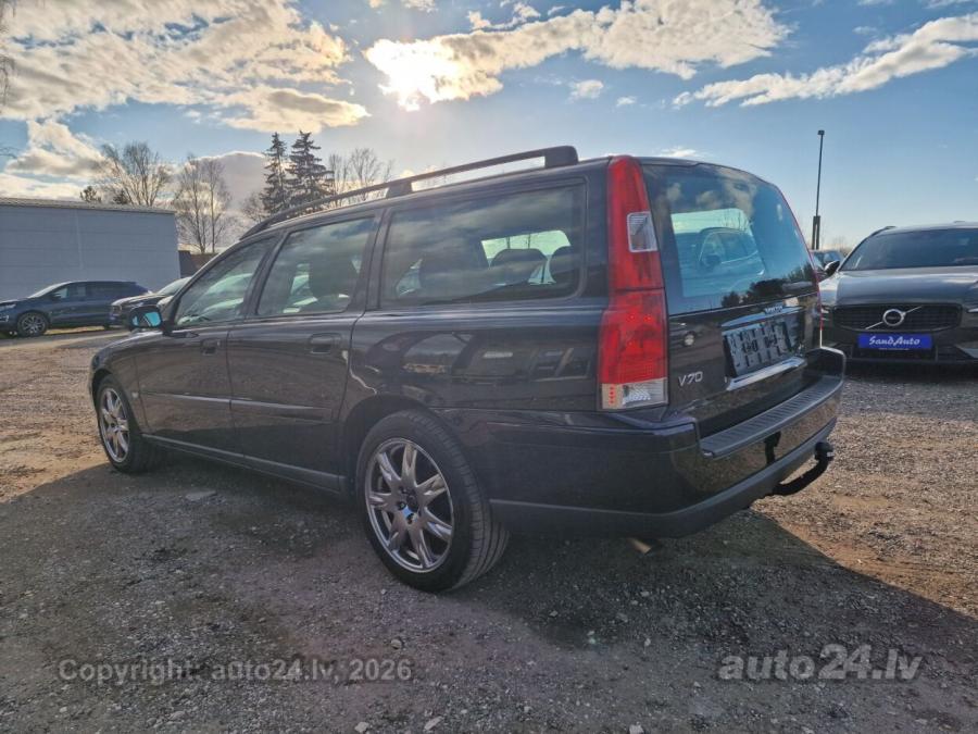 Volvo V70 2006 in Tartu, with an engine capacity of 2.40 L and mileage of 257 thousand km for 4490 €, photo 8 on AUTOMOTO.COM.LV