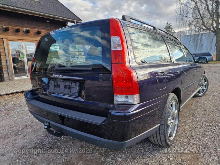 Volvo V70 2006 in Tartu, with an engine capacity of 2.40 L and mileage of 257 thousand km for 4490 €, photo 11 on AUTOMOTO.COM.LV