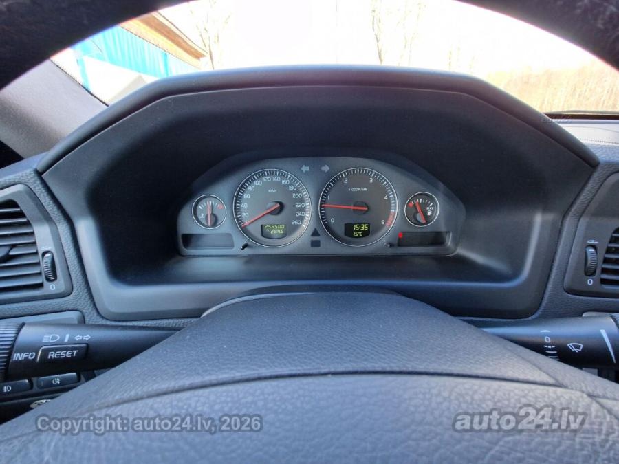 Volvo V70 2006 Tartu, ar dzinēja tilpumu 2.40 L un nobraukumu 257 tūkst. km par 4490 €, foto 20 vietnē AUTOMOTO.COM.LV