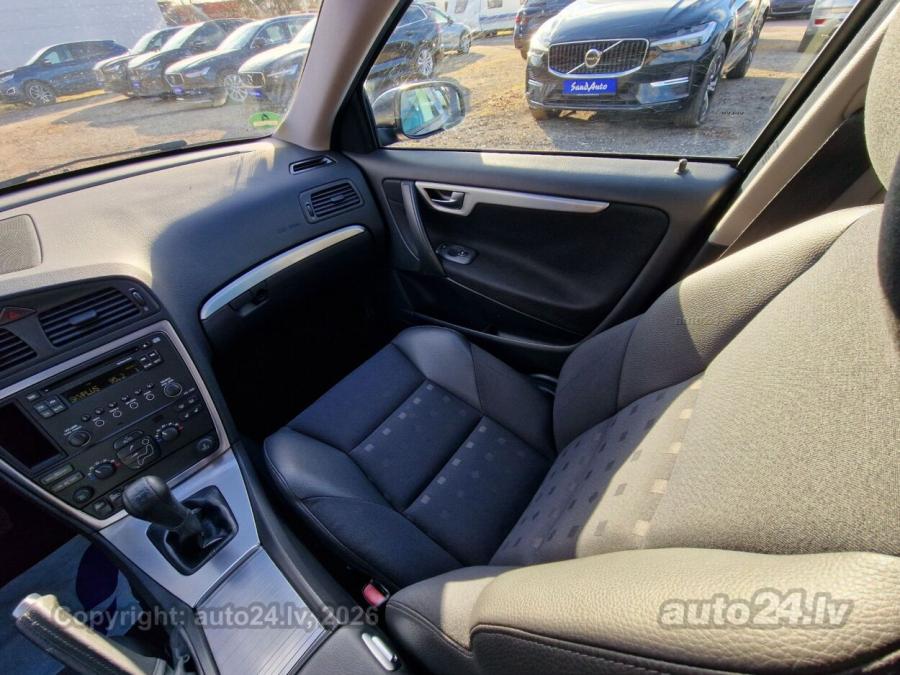 Volvo V70 2006 Tartu, ar dzinēja tilpumu 2.40 L un nobraukumu 257 tūkst. km par 4490 €, foto 23 vietnē AUTOMOTO.COM.LV