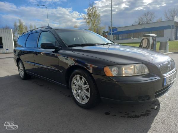Volvo V70 2006 Šalčininkai, ar dzinēja tilpumu 2.40 L un nobraukumu 300 tūkst. km par 2500 €, foto 2 vietnē AUTOMOTO.COM.LV