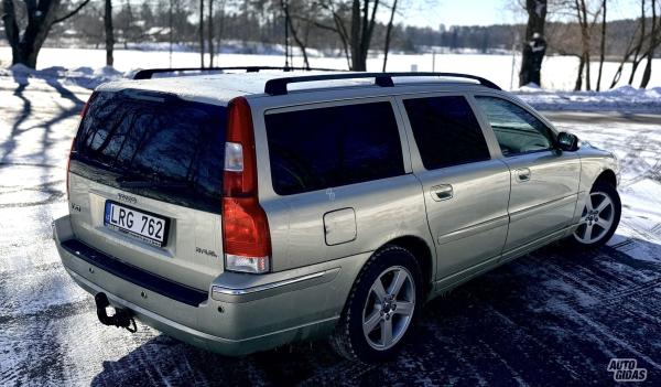Volvo V70 2006 Viļņa, ar dzinēja tilpumu 2.40 L un nobraukumu 251 tūkst. km par 1450 €, foto 5 vietnē AUTOMOTO.COM.LV