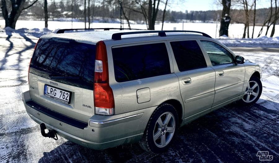 Volvo V70 2006 Viļņa, ar dzinēja tilpumu 2.40 L un nobraukumu 251 tūkst. km par 1450 €, foto 6 vietnē AUTOMOTO.COM.LV