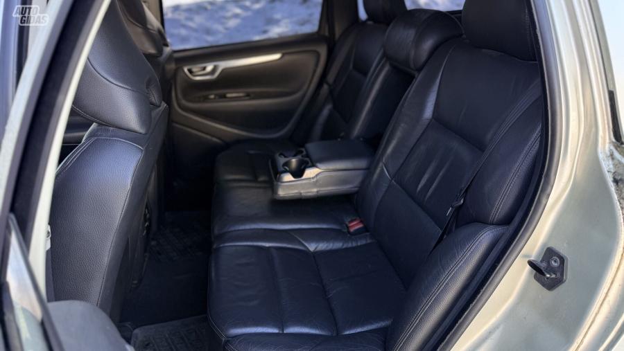 Volvo V70 2006 Viļņa, ar dzinēja tilpumu 2.40 L un nobraukumu 251 tūkst. km par 1400 €, foto 9 vietnē AUTOMOTO.COM.LV