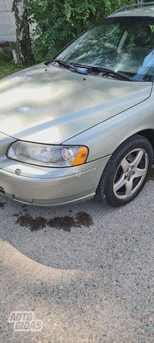 Volvo V70 2006 Šakiai, ar dzinēja tilpumu 2.50 L un nobraukumu 394 tūkst. km par 1300 €, foto 2 vietnē AUTOMOTO.COM.LV