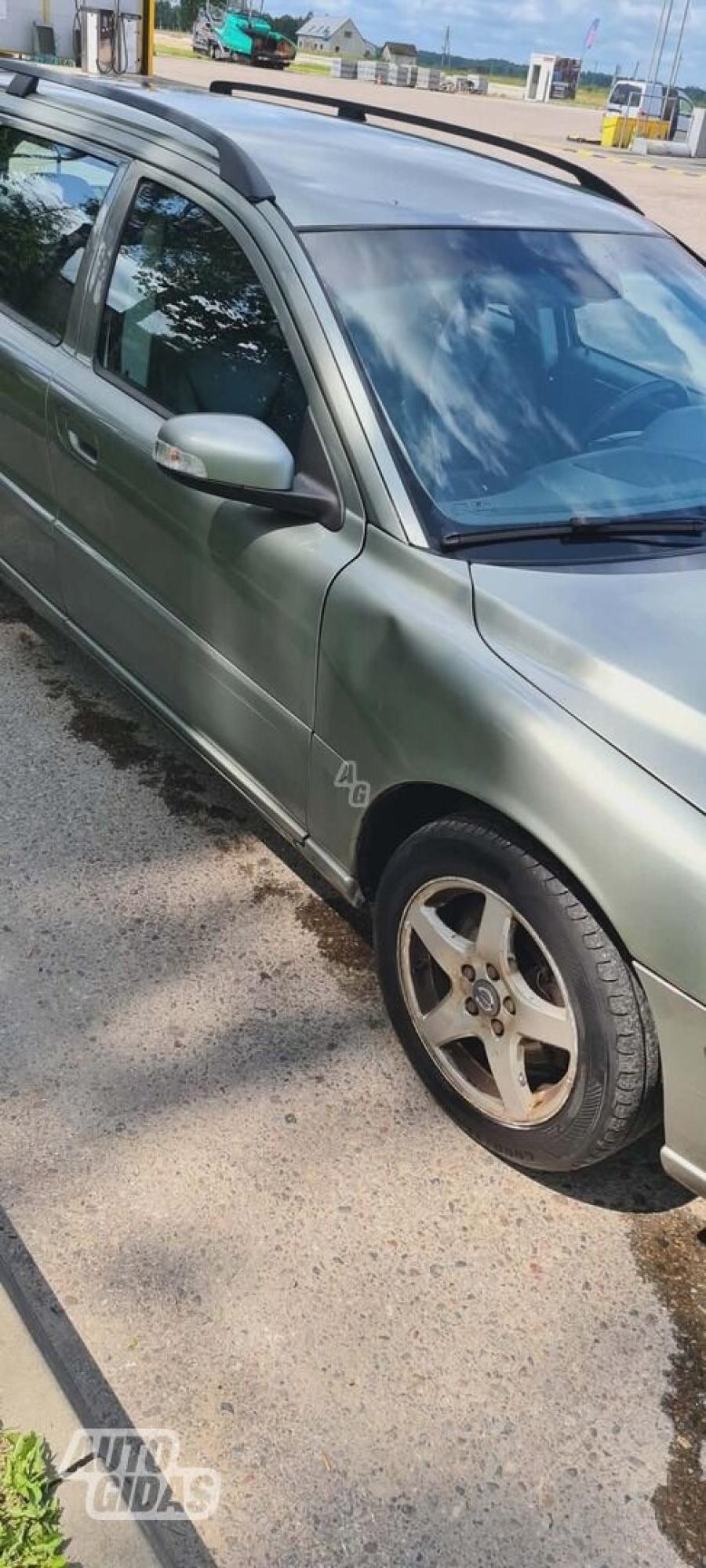 Volvo V70 2006 in Sakiai, with an engine capacity of 2.50 L and mileage of 394 thousand km for 1300 €, photo 4 on AUTOMOTO.COM.LV