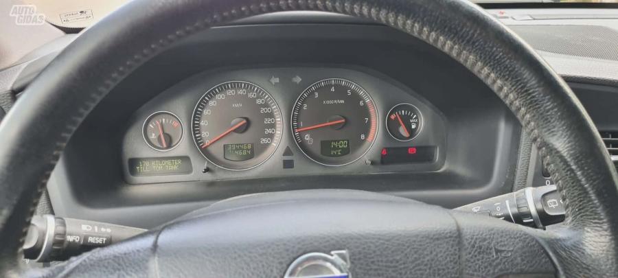 Volvo V70 2006 in Sakiai, with an engine capacity of 2.50 L and mileage of 394 thousand km for 1300 €, photo 9 on AUTOMOTO.COM.LV