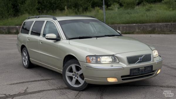 Volvo V70 2006 Viļņa, ar dzinēja tilpumu 2.40 L un nobraukumu 251 tūkst. km par 1400 €, foto 2 vietnē AUTOMOTO.COM.LV