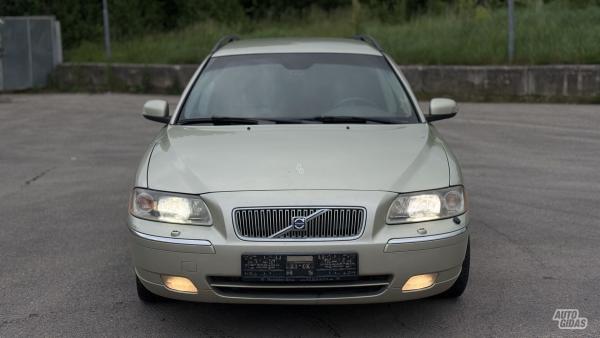 Volvo V70 2006 in Vilnius, with an engine capacity of 2.40 L and mileage of 251 thousand km for 1400 €, photo 3 on AUTOMOTO.COM.LV