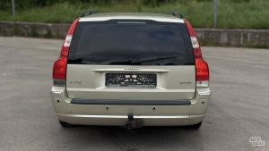 Volvo V70 2006 in Vilnius, with an engine capacity of 2.40 L and mileage of 251 thousand km for 1400 €, photo 5 on AUTOMOTO.COM.LV