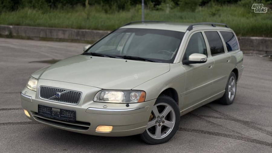 Volvo V70 2006 in Vilnius, with an engine capacity of 2.40 L and mileage of 251 thousand km for 1400 €, photo 1 on AUTOMOTO.COM.LV