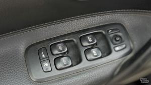 Volvo V70 2006 in Vilnius, with an engine capacity of 2.40 L and mileage of 251 thousand km for 1400 €, photo 14 on AUTOMOTO.COM.LV
