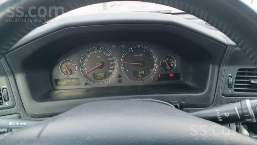 Вольво В70 2006 в Вентспилс, объемом двигателя 2.40 л и пробегом 313 тыс. км за 2400 €, фото 3 на AUTOMOTO.COM.LV