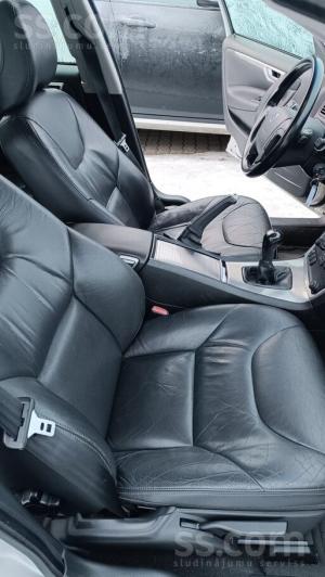 Volvo V70 2006 in Ventspils, with an engine capacity of 2.40 L and mileage of 313 thousand km for 2800 €, photo 3 on AUTOMOTO.COM.LV