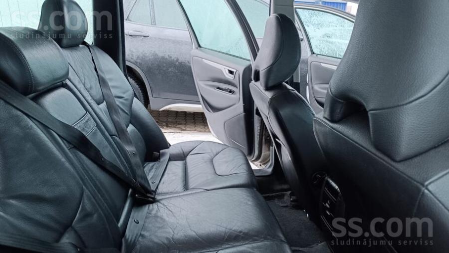 Volvo V70 2006 in Ventspils, with an engine capacity of 2.40 L and mileage of 313 thousand km for 2800 €, photo 7 on AUTOMOTO.COM.LV