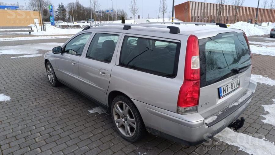 Volvo V70 2006 in Ventspils, with an engine capacity of 2.40 L and mileage of 313 thousand km for 2800 €, photo 8 on AUTOMOTO.COM.LV