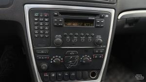 Volvo V70 2006 in Vilnius, with an engine capacity of 2.40 L and mileage of 251 thousand km for 1250 €, photo 14 on AUTOMOTO.COM.LV