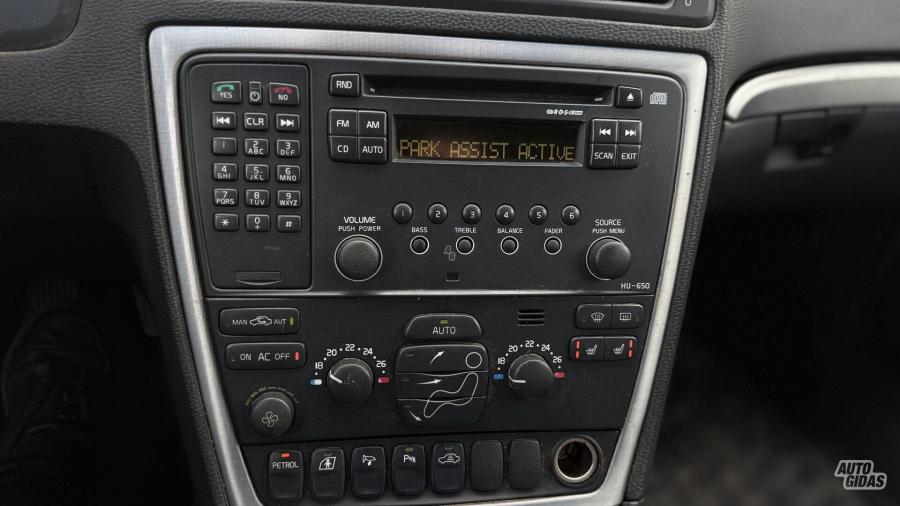 Volvo V70 2006 in Vilnius, with an engine capacity of 2.40 L and mileage of 251 thousand km for 1250 €, photo 14 on AUTOMOTO.COM.LV