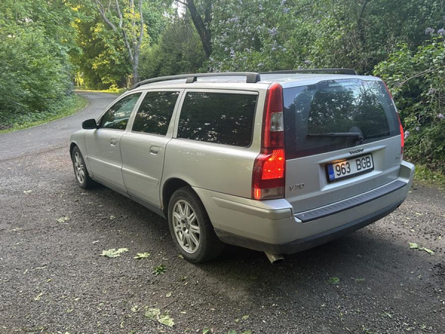 Volvo V70 2006 Tartu, ar dzinēja tilpumu 2.40 L un nobraukumu 347 tūkst. km par 699 €, foto 5 vietnē AUTOMOTO.COM.LV