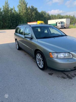 Volvo V70 2006 in Pakruojis, with an engine capacity of 2.40 L and mileage of 287 thousand km for 3300 €, photo 5 on AUTOMOTO.COM.LV