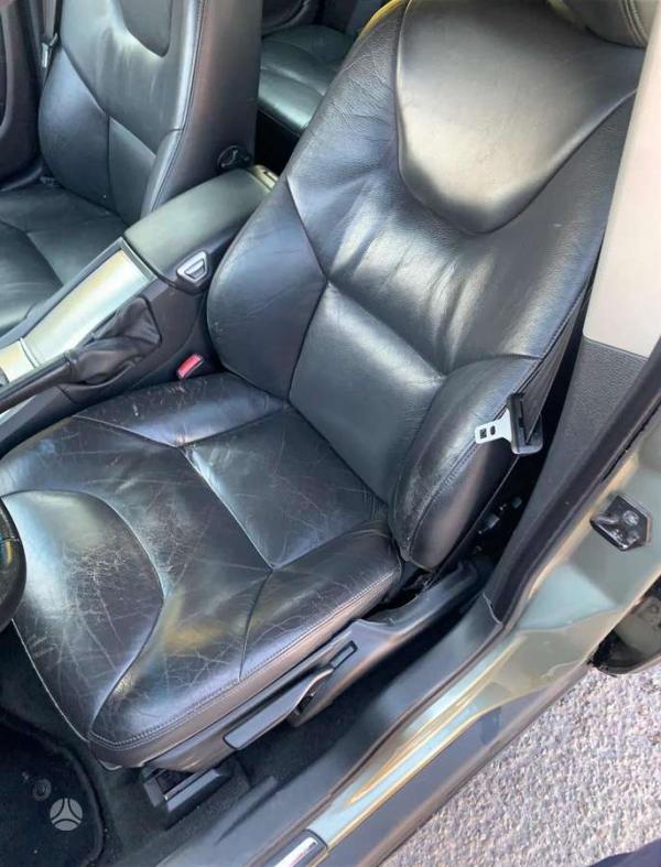 Volvo V70 2006 in Pakruojis, with an engine capacity of 2.40 L and mileage of 287 thousand km for 3300 €, photo 10 on AUTOMOTO.COM.LV