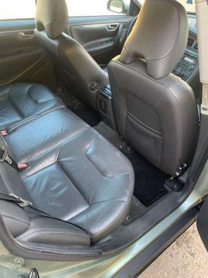 Volvo V70 2006 in Pakruojis, with an engine capacity of 2.40 L and mileage of 287 thousand km for 3300 €, photo 12 on AUTOMOTO.COM.LV