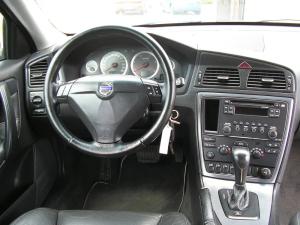 Volvo V70 2006 Sigulda, ar dzinēja tilpumu 2.40 L un nobraukumu 361 tūkst. km par 3750 €, foto 15 vietnē AUTOMOTO.COM.LV
