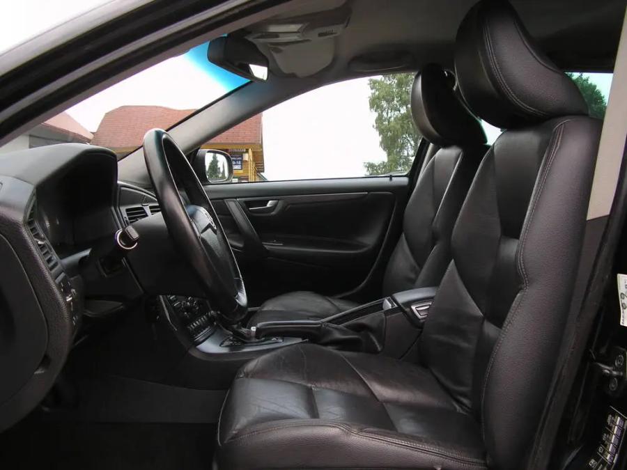 Volvo V70 2006 Sigulda, ar dzinēja tilpumu 2.40 L un nobraukumu 361 tūkst. km par 3750 €, foto 17 vietnē AUTOMOTO.COM.LV