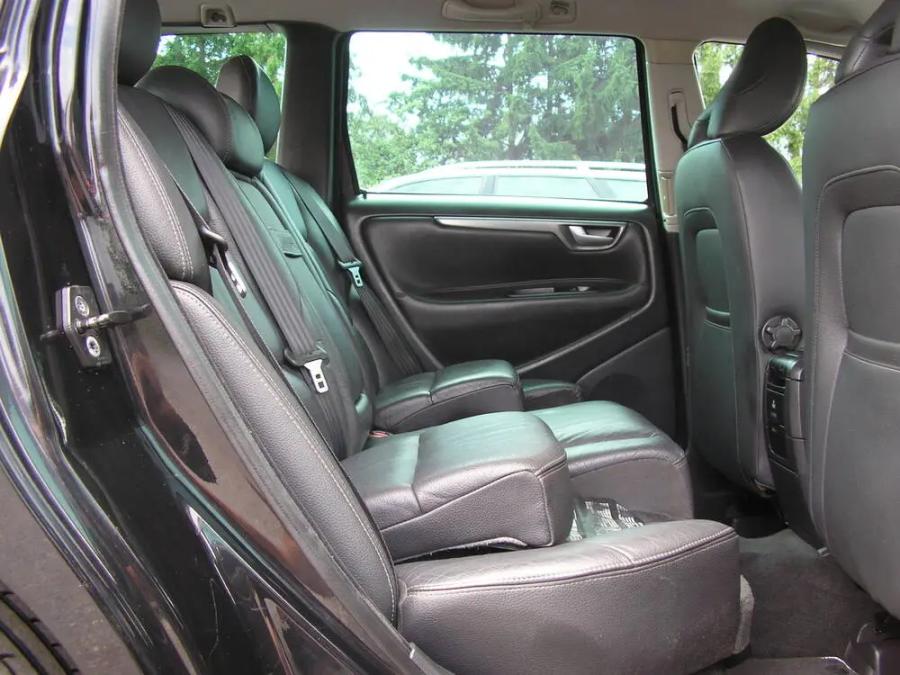 Volvo V70 2006 Sigulda, ar dzinēja tilpumu 2.40 L un nobraukumu 361 tūkst. km par 3750 €, foto 22 vietnē AUTOMOTO.COM.LV