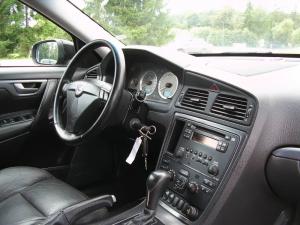 Volvo V70 2006 Sigulda, ar dzinēja tilpumu 2.40 L un nobraukumu 361 tūkst. km par 3750 €, foto 25 vietnē AUTOMOTO.COM.LV