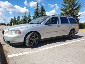 Volvo V70 2006 in Siauliai, with an engine capacity of 2.40 L and mileage of 313 thousand km for 2300 €, photo 4 on AUTOMOTO.COM.LV