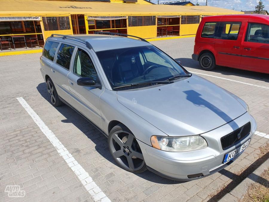 Volvo V70 2006 in Siauliai, with an engine capacity of 2.40 L and mileage of 313 thousand km for 2300 €, photo 5 on AUTOMOTO.COM.LV