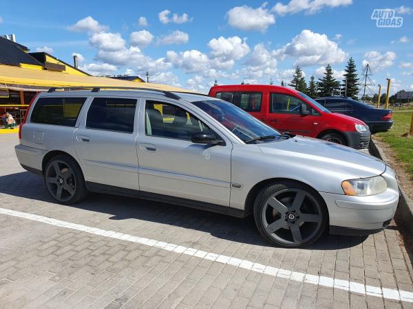 Volvo V70 2006 in Siauliai, with an engine capacity of 2.40 L and mileage of 313 thousand km for 2300 €, photo 6 on AUTOMOTO.COM.LV