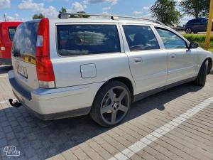 Volvo V70 2006 in Siauliai, with an engine capacity of 2.40 L and mileage of 313 thousand km for 2300 €, photo 7 on AUTOMOTO.COM.LV