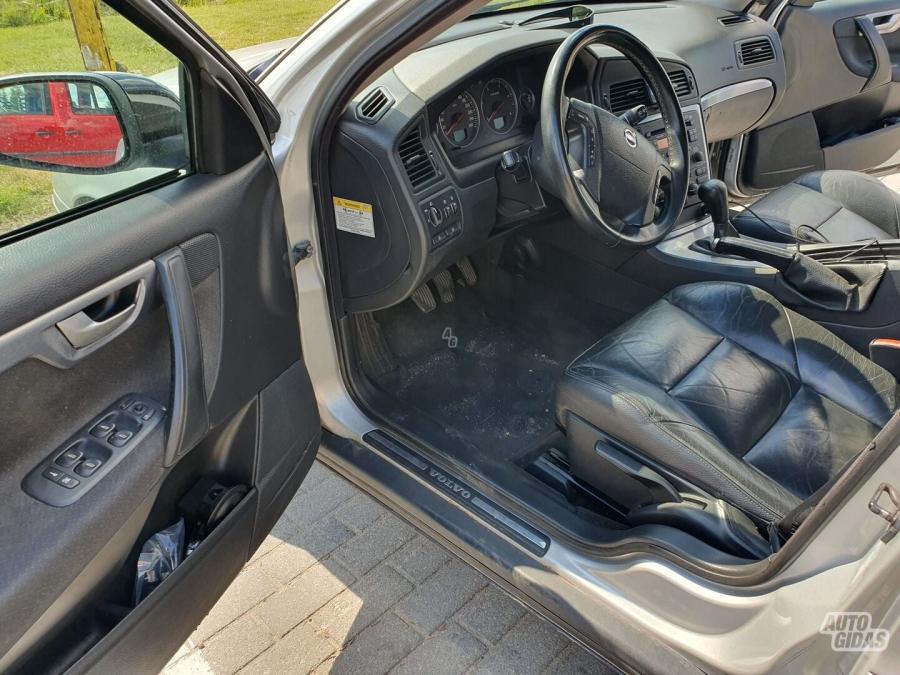 Volvo V70 2006 in Siauliai, with an engine capacity of 2.40 L and mileage of 313 thousand km for 2300 €, photo 15 on AUTOMOTO.COM.LV