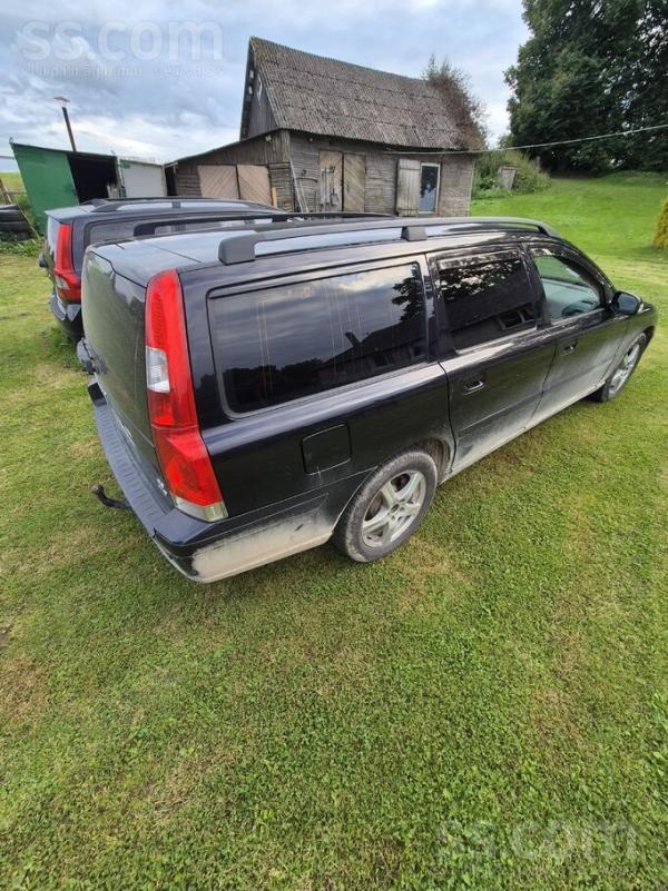 Volvo V70 2006 in Bauska, with an engine capacity of 2.40 L and mileage of 360 thousand km for 1500 €, photo 3 on AUTOMOTO.COM.LV