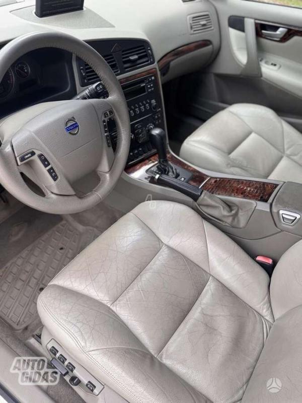 Volvo V70 2006 Jonava, ar dzinēja tilpumu 2.40 L un nobraukumu 380 tūkst. km par 3750 €, foto 10 vietnē AUTOMOTO.COM.LV