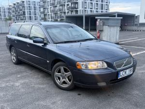 Volvo V70 2006 in Vilnius, with an engine capacity of 2.40 L and mileage of 400 thousand km for 1750 €, photo  on AUTOMOTO.COM.LV