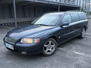 Volvo V70 2006 in Vilnius, with an engine capacity of 2.40 L and mileage of 400 thousand km for 1750 €, photo 3 on AUTOMOTO.COM.LV