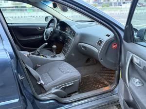 Volvo V70 2006 in Vilnius, with an engine capacity of 2.40 L and mileage of 400 thousand km for 1750 €, photo 10 on AUTOMOTO.COM.LV