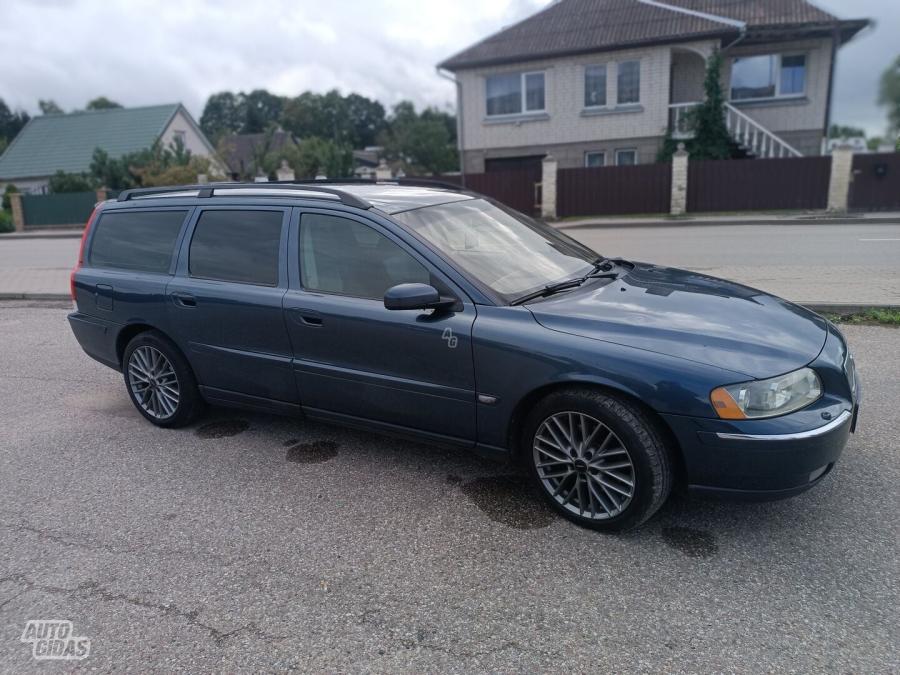 Volvo V70 2006 in Raseiniai, with an engine capacity of 2.40 L and mileage of 393 thousand km for 2700 €, photo 4 on AUTOMOTO.COM.LV