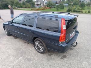 Volvo V70 2006 in Raseiniai, with an engine capacity of 2.40 L and mileage of 393 thousand km for 2700 €, photo 7 on AUTOMOTO.COM.LV
