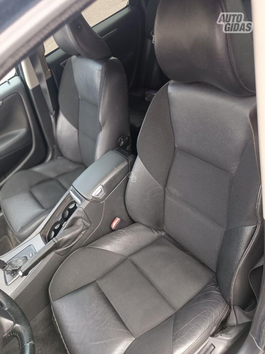 Volvo V70 2006 in Raseiniai, with an engine capacity of 2.40 L and mileage of 393 thousand km for 2700 €, photo 11 on AUTOMOTO.COM.LV